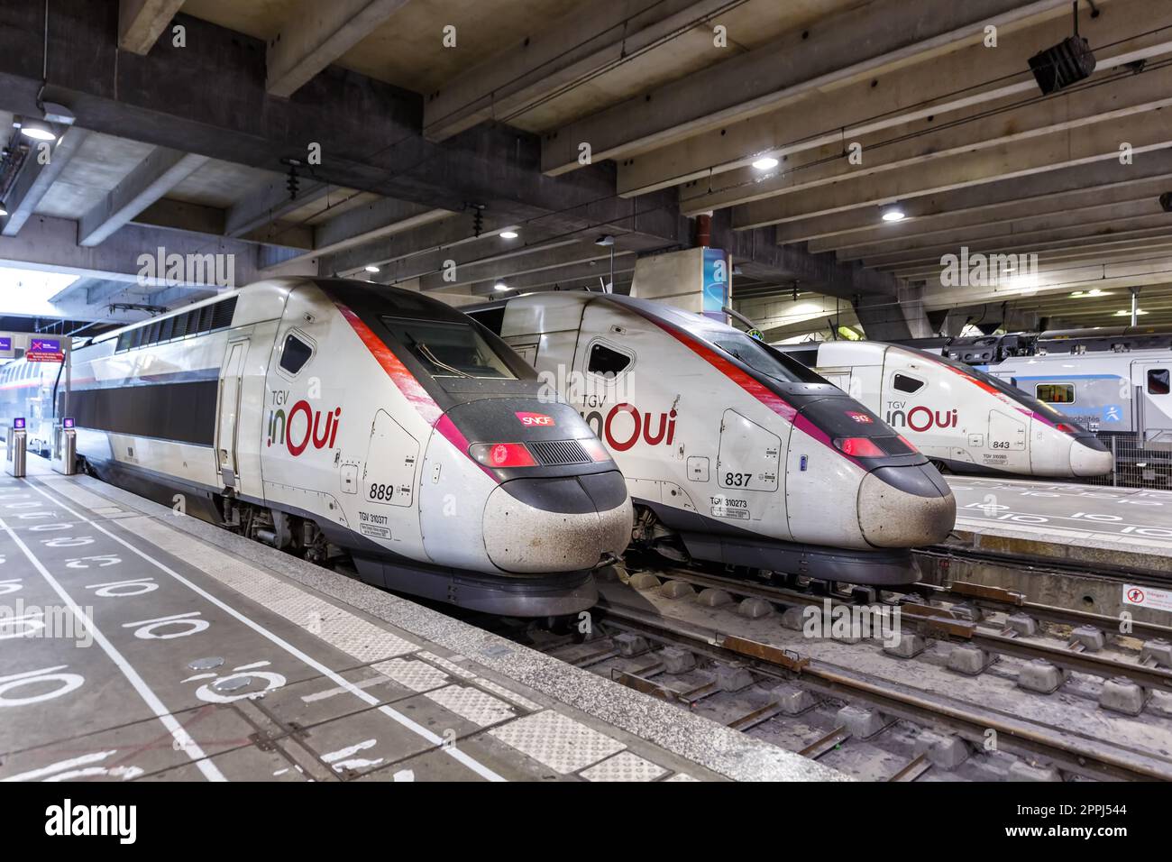 Tgv inoui high speed train hi-res stock photography and images - Alamy
