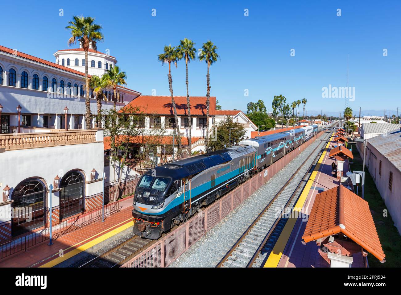 Los angeles commuter train hi-res stock photography and images - Alamy