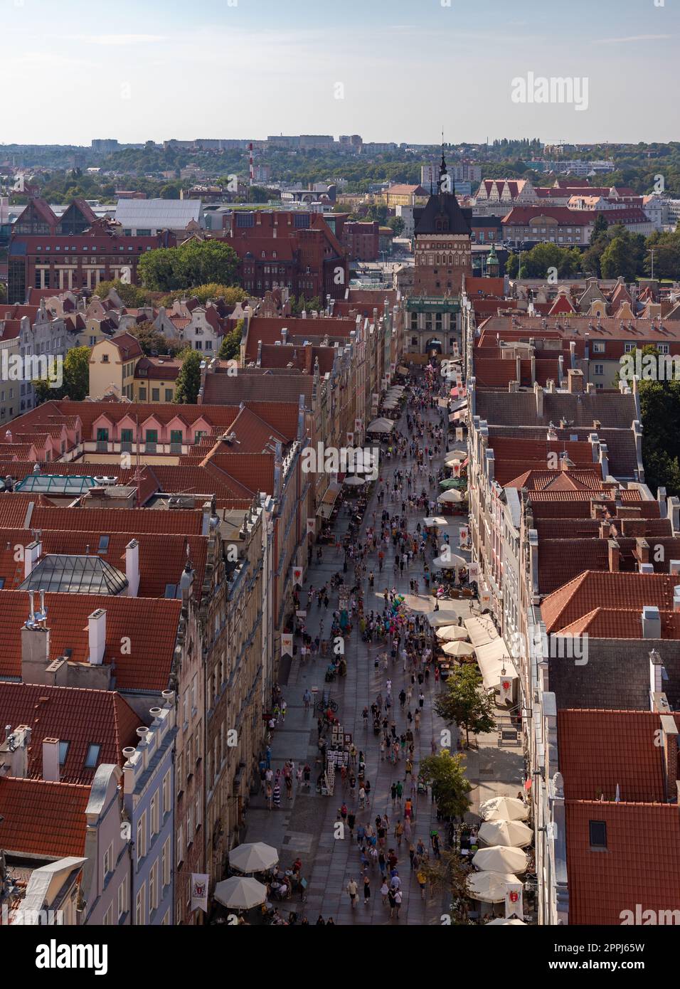 Long street hi-res stock photography and images - Alamy