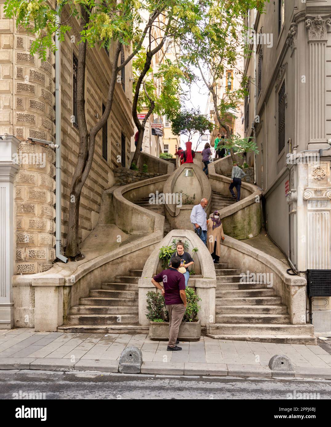 Kamondo Stairs, famous pedestrian stairway leading to Galata Tower ...