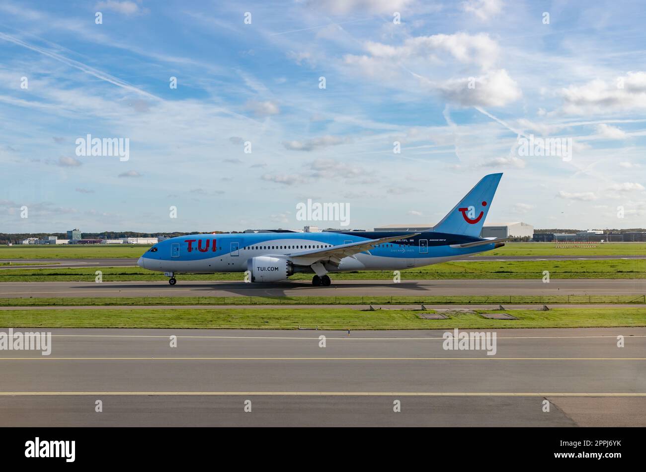 TUI Plane on Runway Stock Photo - Alamy