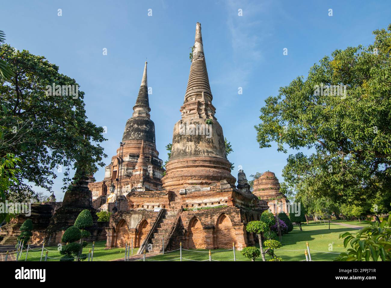 Chedi of wat yai chai mongkhon hi-res stock photography and images - Alamy