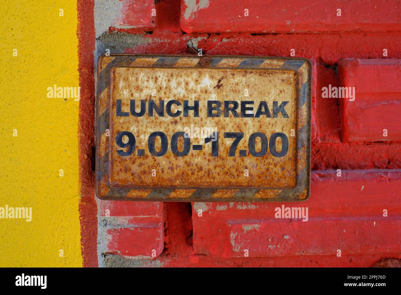 long lunch break sign Stock Photo - Alamy