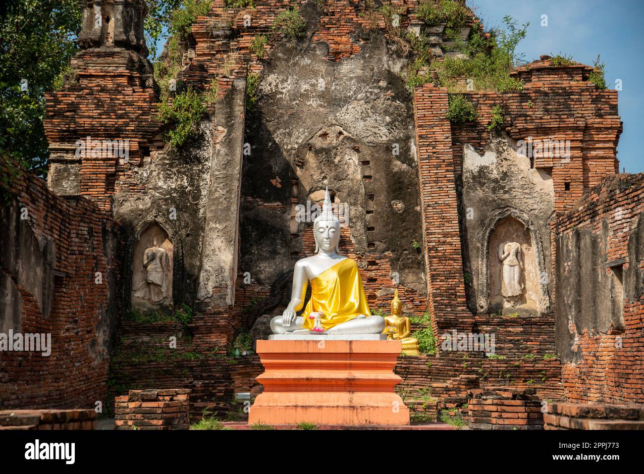 THAILAND AYUTTHAYA WAT CHOENG THA Stock Photo - Alamy