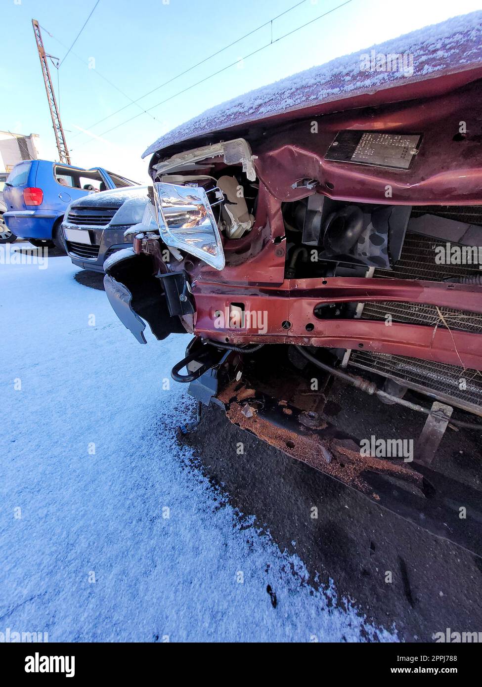 Car damage front hi-res stock photography and images - Alamy
