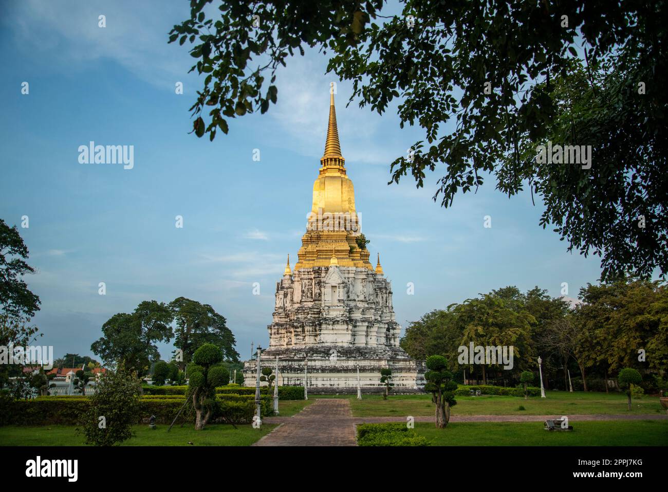 Phra chedi suriyothai hi-res stock photography and images - Alamy