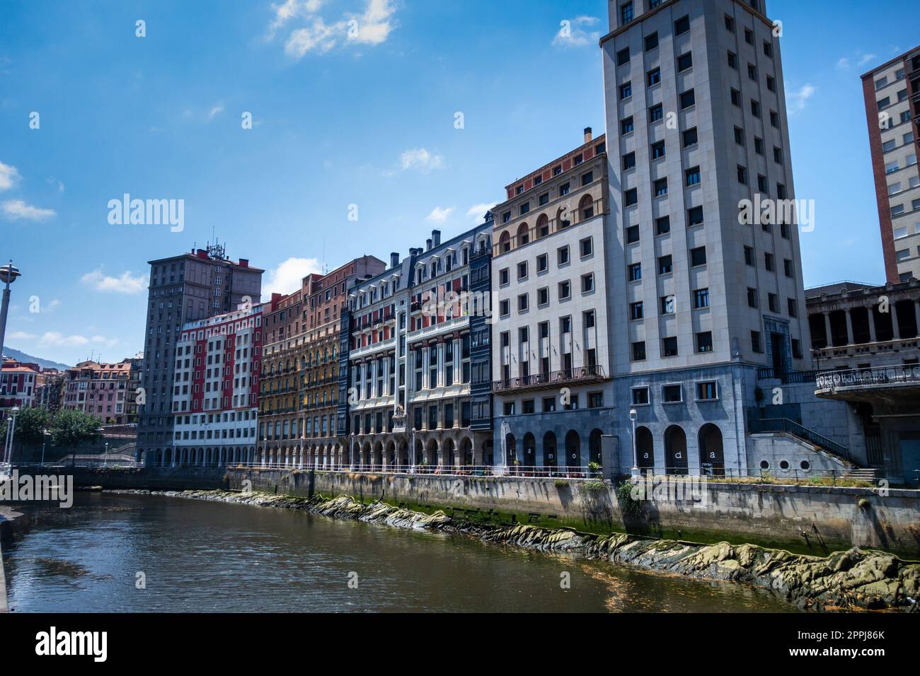 Bilbao waterfront spain hi-res stock photography and images - Alamy