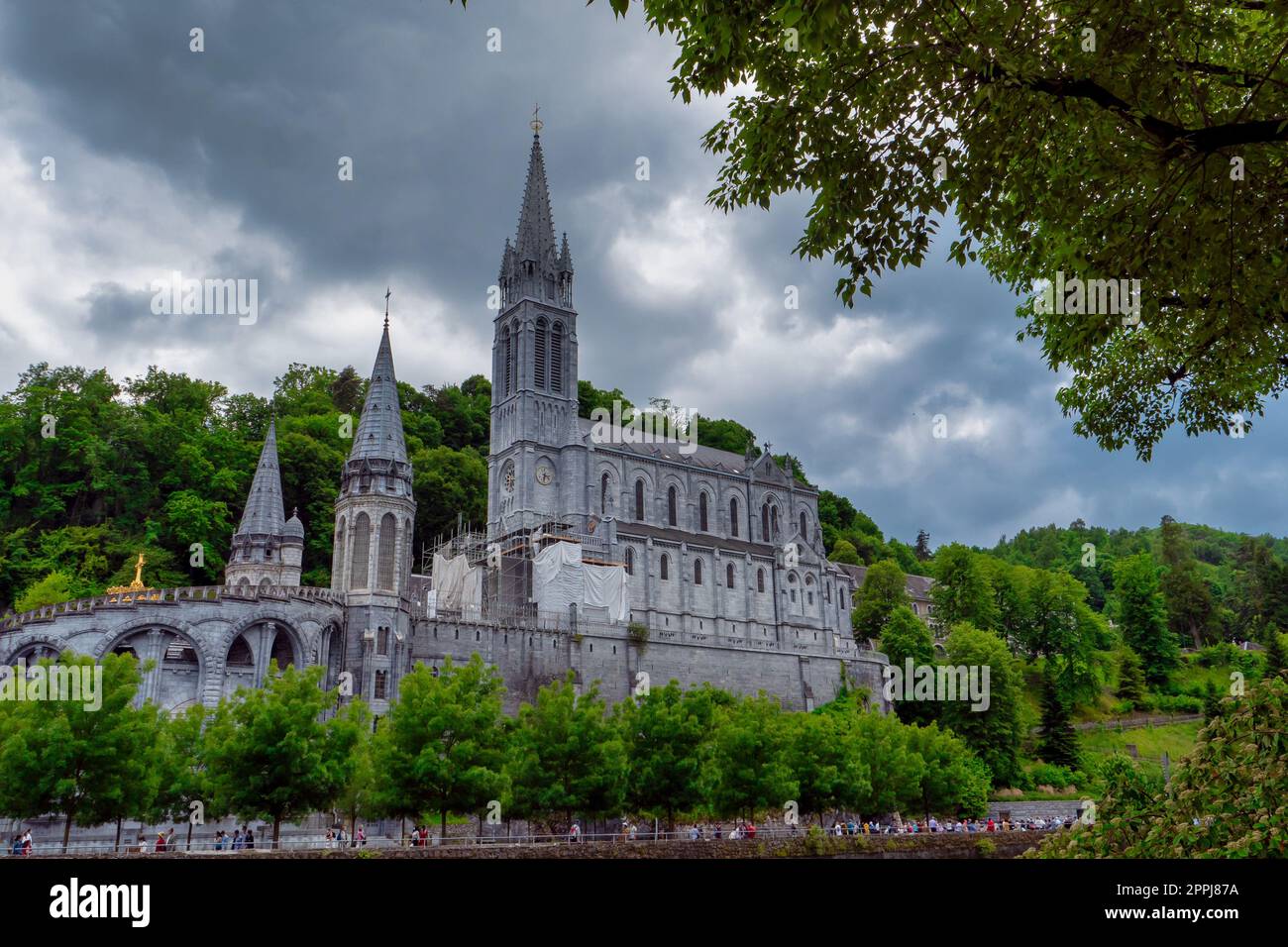 Basilica sanctuary lady lourdes hi-res stock photography and images - Alamy