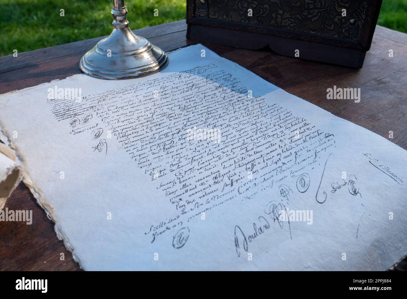 Writing letter on parchment paper hi-res stock photography and images ...
