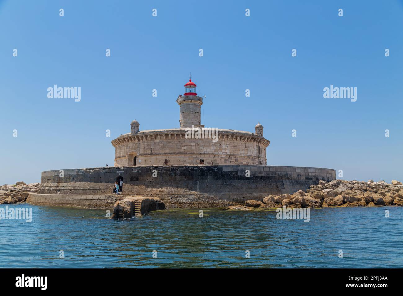 People visiting the old Bugio Lighthouse Stock Photo - Alamy