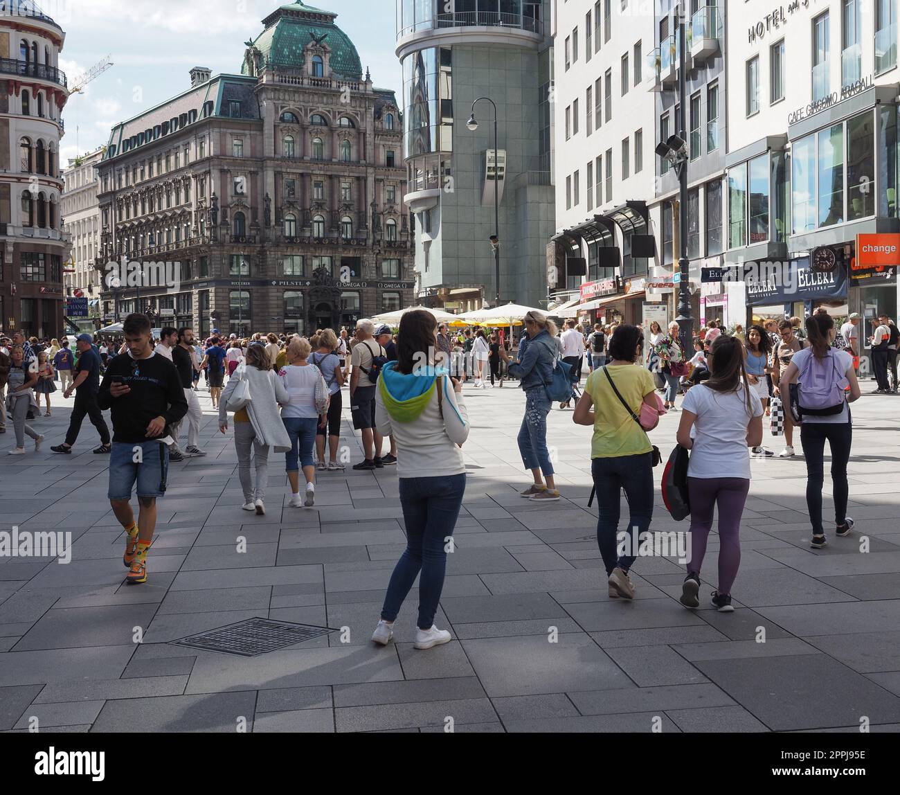 Vienna stephansplatz stephan square hi-res stock photography and images ...