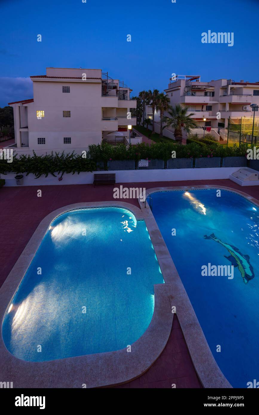 Swimming pool pools night hi-res stock photography and images - Alamy