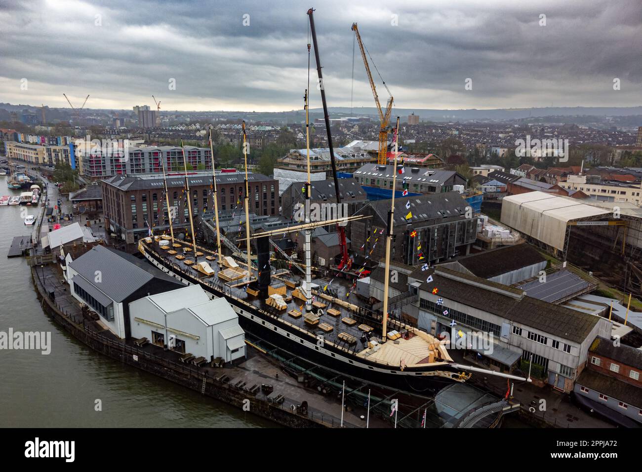 Engineers scale Brunel's SS Great Britain's mast number 2 as they work ...