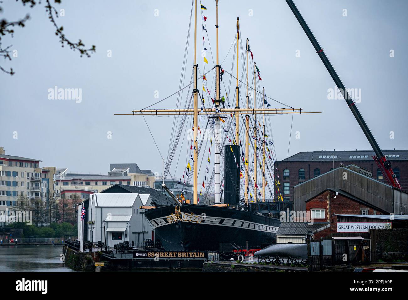 Engineers scale Brunel's SS Great Britain's mast number 2 as they work ...