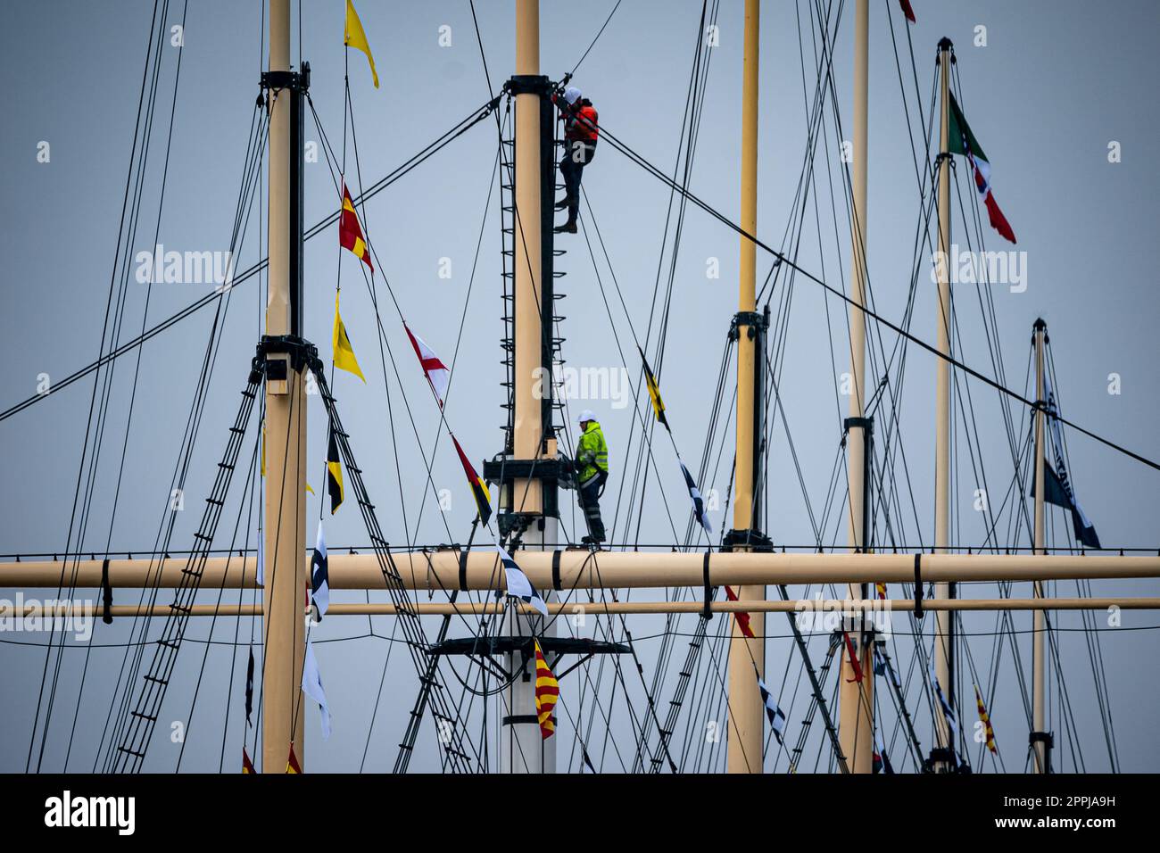 Engineers scale Brunel's SS Great Britain's mast number 2 as they work ...