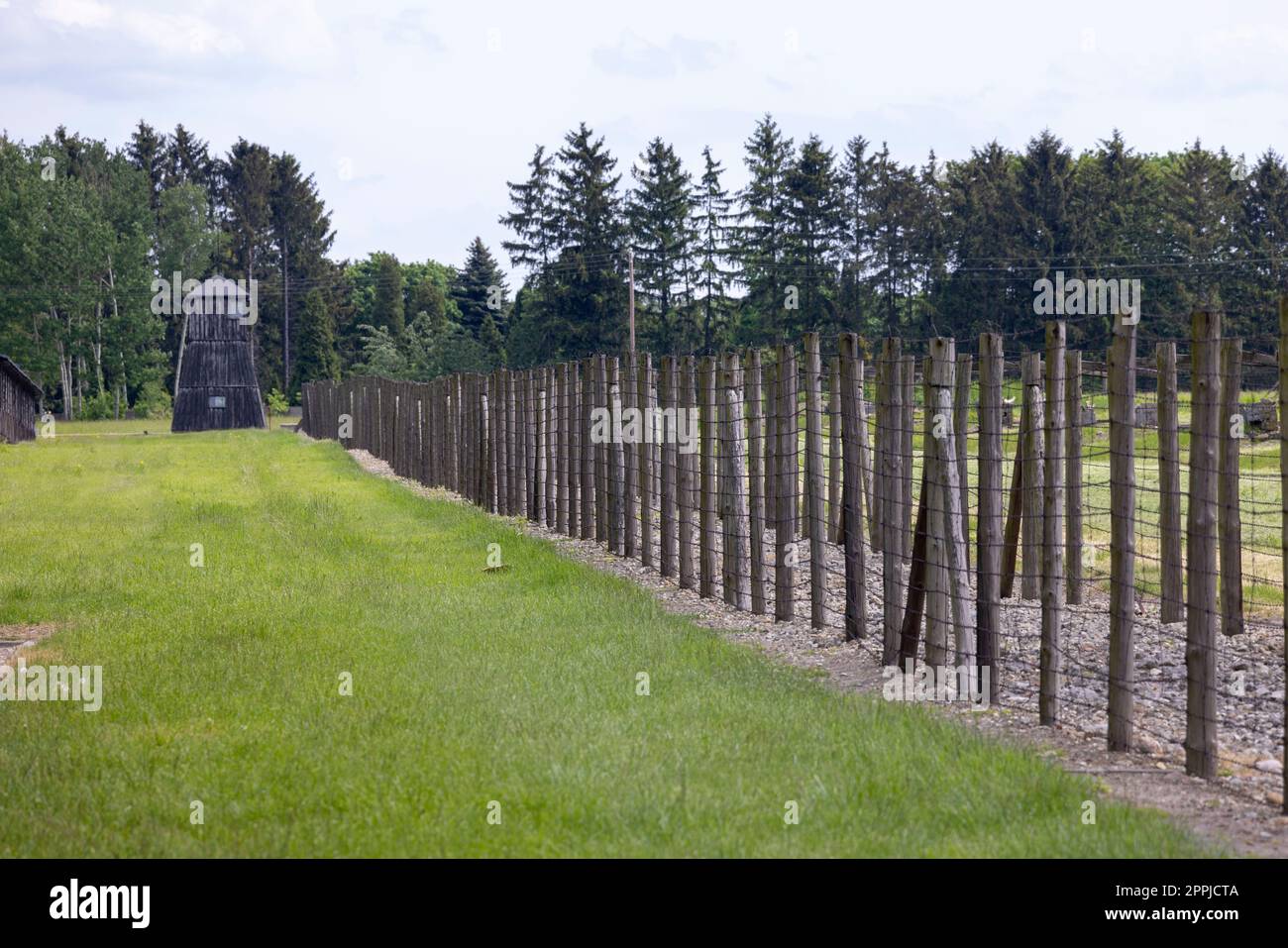 Nazi concentration camp fence hi-res stock photography and images - Alamy
