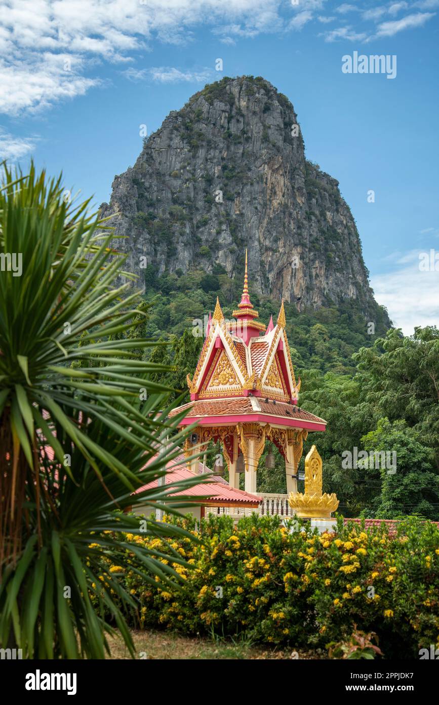 THAILAND LOPBURI WAT NONG KHAM Stock Photo - Alamy