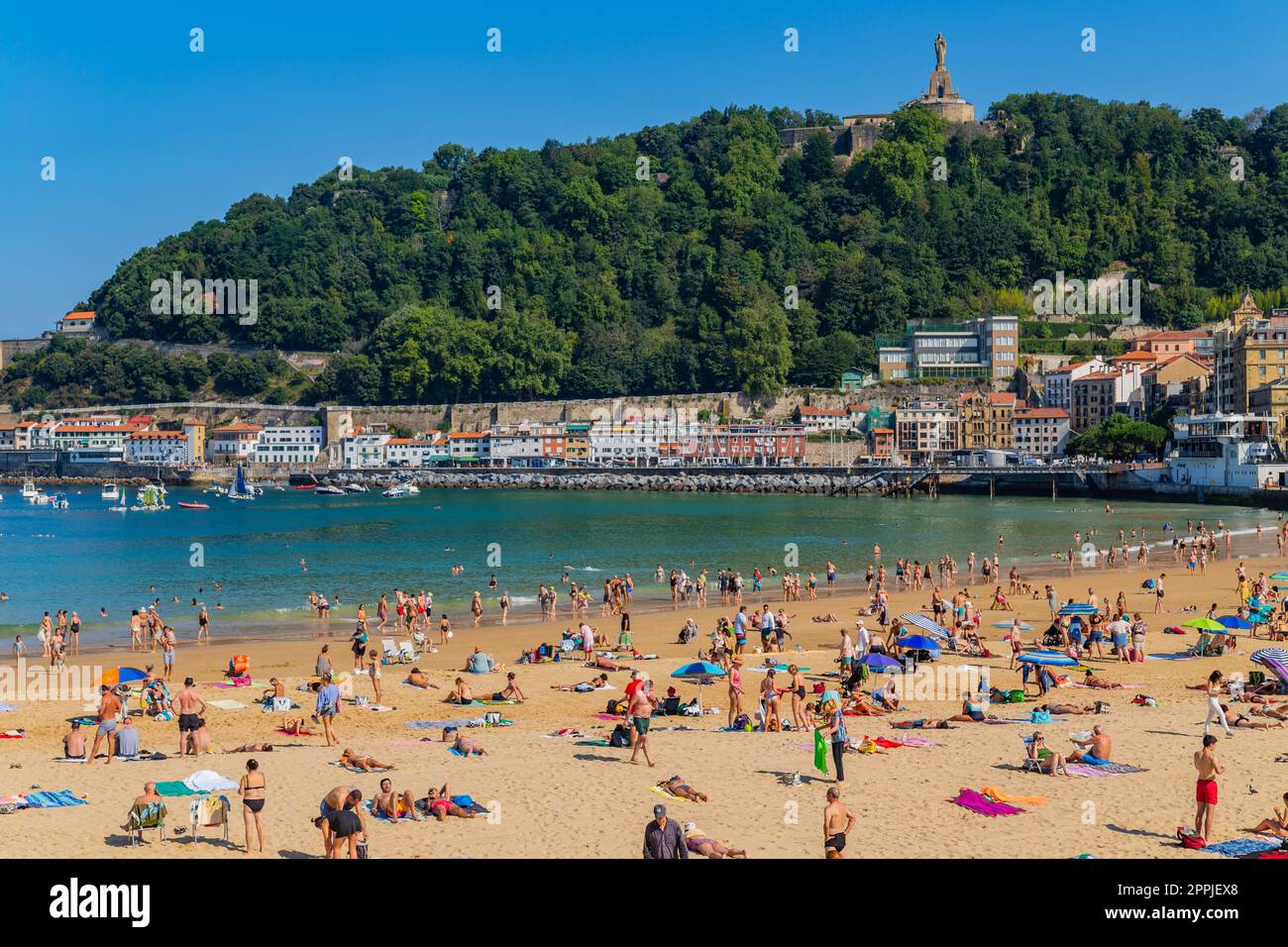 La concha beach san sebastian promenade hi-res stock photography and ...