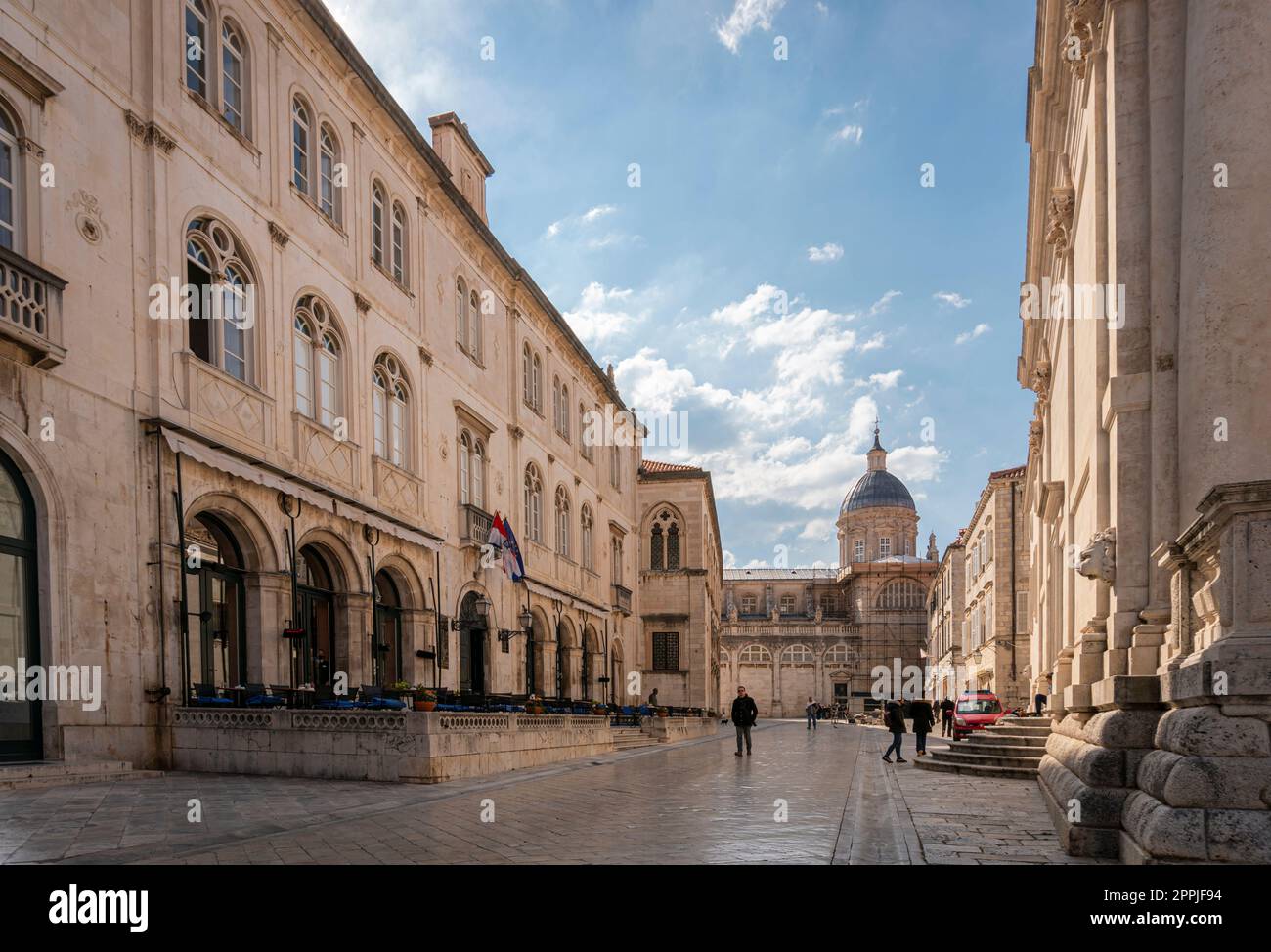 Ancient buildings in the Old City of Dubrovnik, Croatia Stock Photo - Alamy