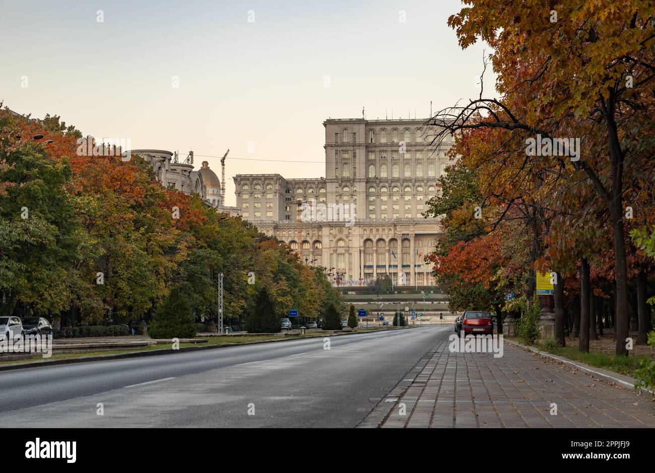 Fall foliage and the sunrise hi-res stock photography and images - Alamy