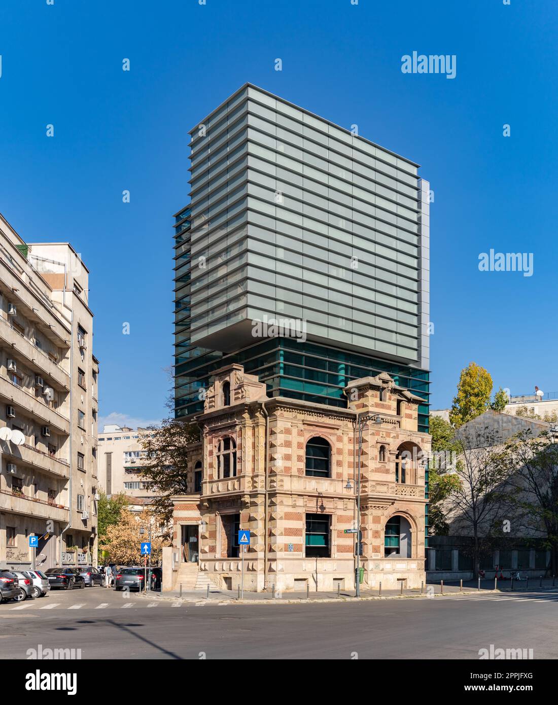 Building old new bucharest romania hi-res stock photography and images ...