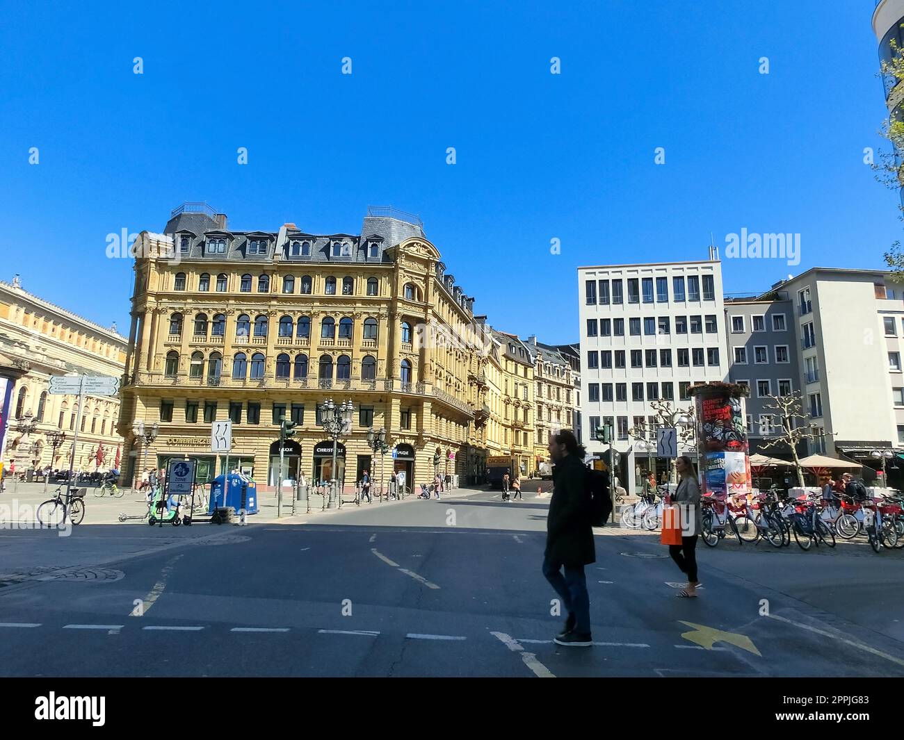 Street view to the Frankfurt downtown Stock Photo - Alamy