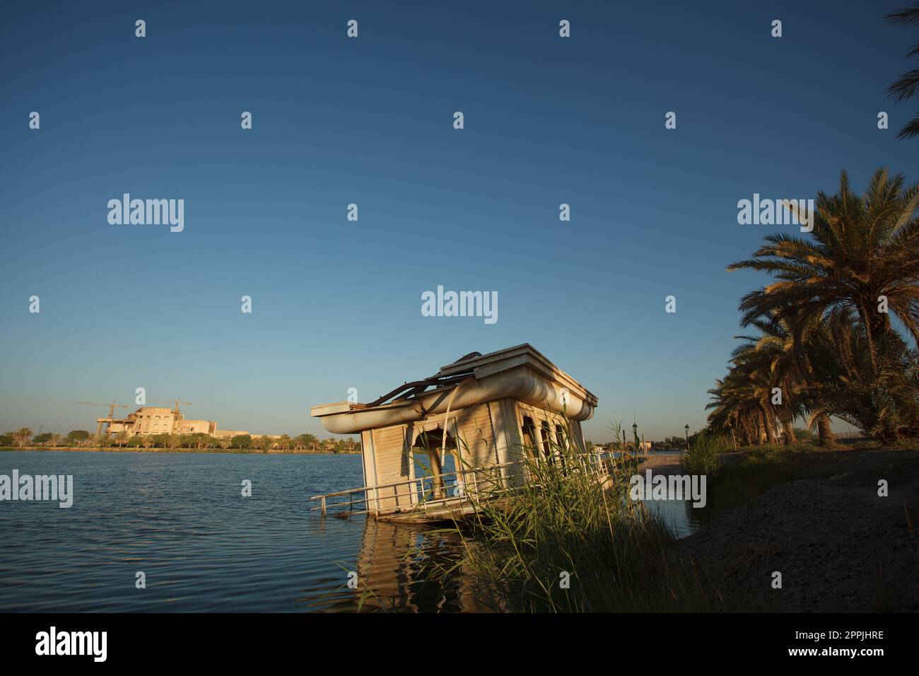 Camp Victory American base in Baghdad during occupation Stock Photo - Alamy