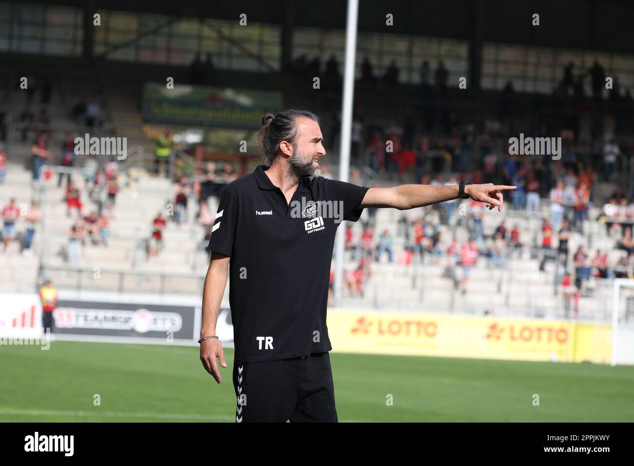 Trainer dario fossi vfb oldenburg hi-res stock photography and images ...
