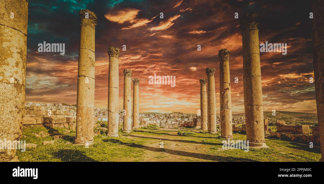 Jerash stone columns hi-res stock photography and images - Alamy