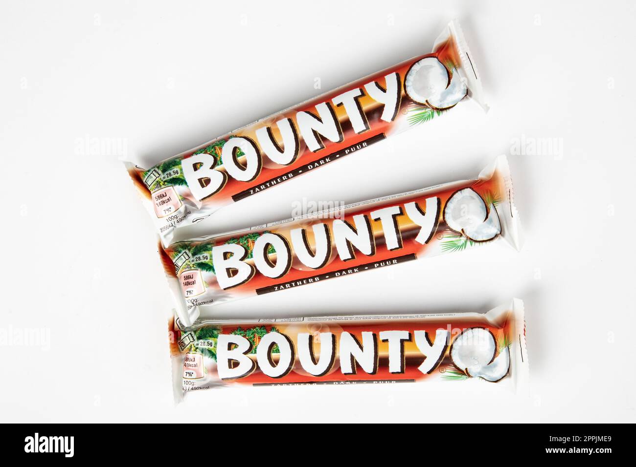 Chocolate bars with coconut of BOUNTY Stock Photo - Alamy