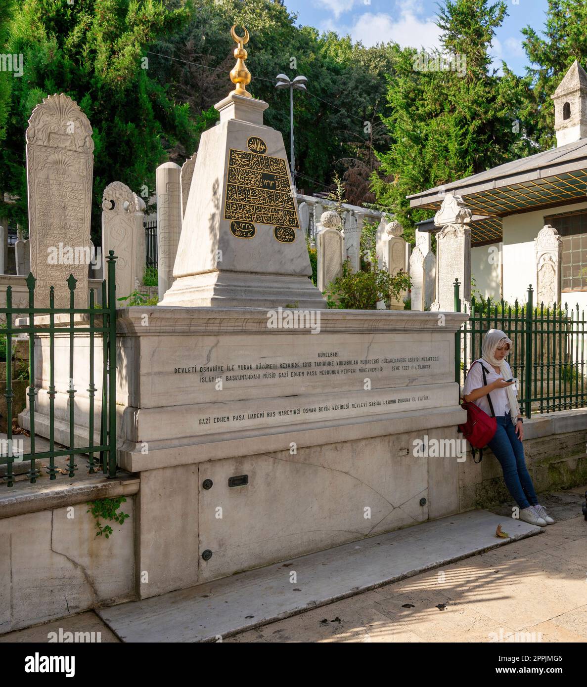 Eyup cemetery istanbul hi-res stock photography and images - Alamy