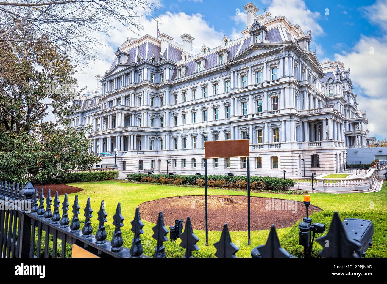 Oval office complex hi-res stock photography and images - Alamy