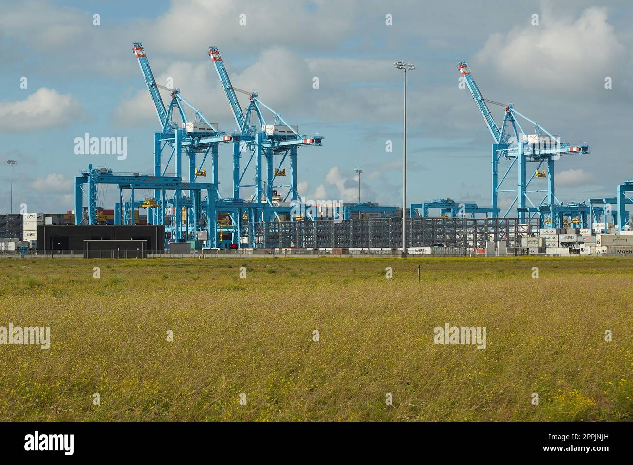 Freight terminal hi-res stock photography and images - Alamy