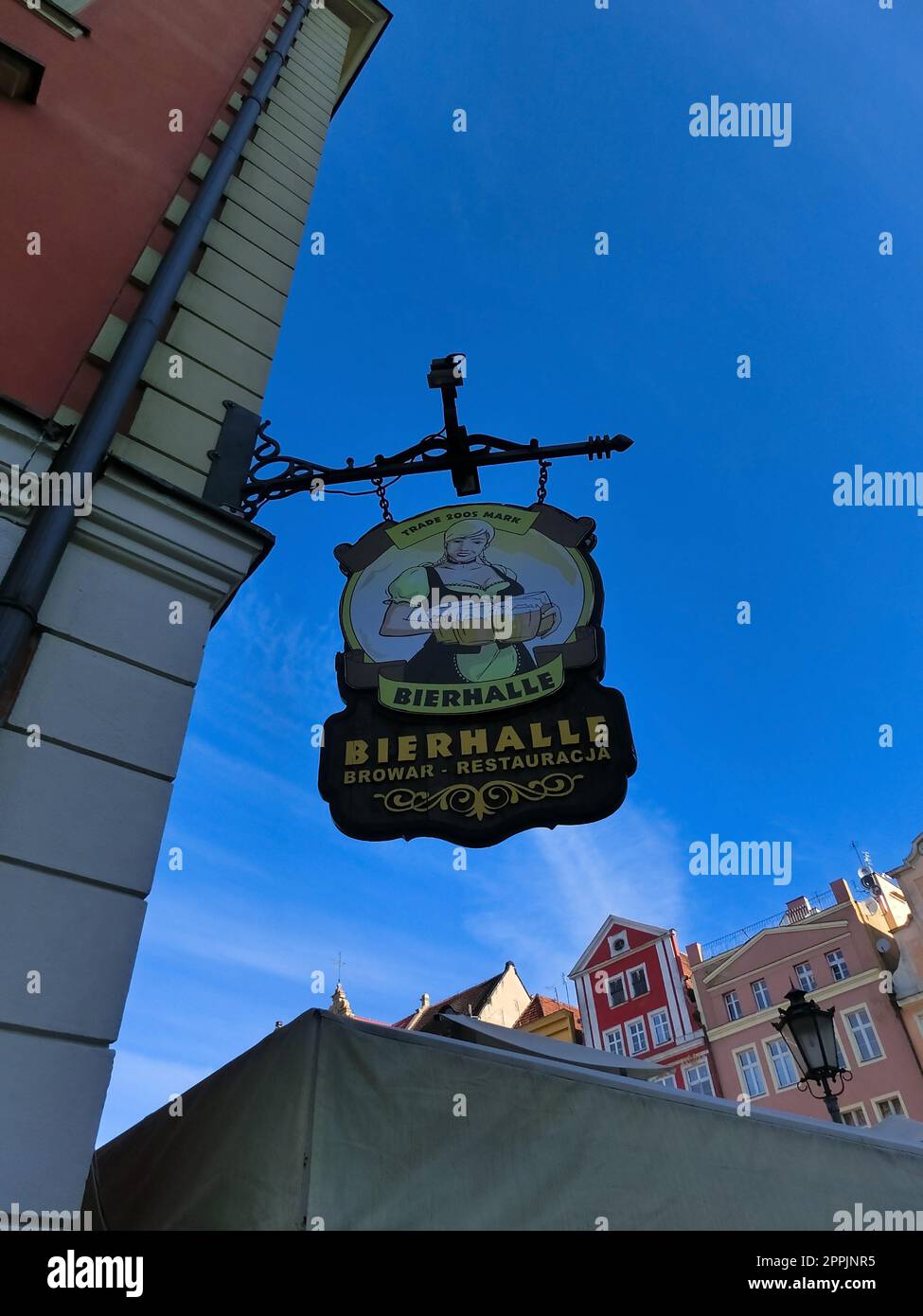 Street sign of beer restaurant Stock Photo - Alamy