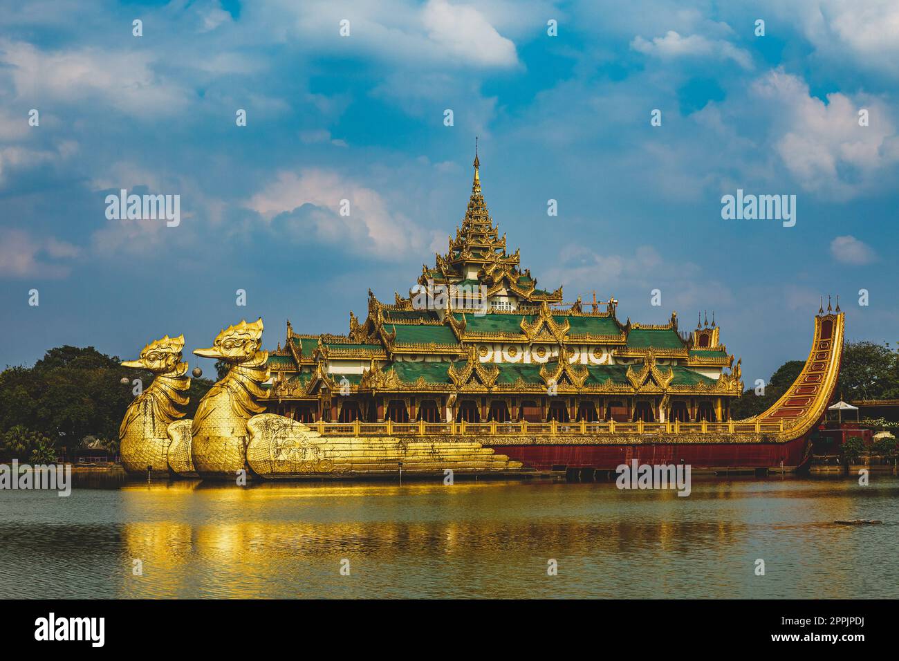 Burmese royal barge hi-res stock photography and images - Alamy