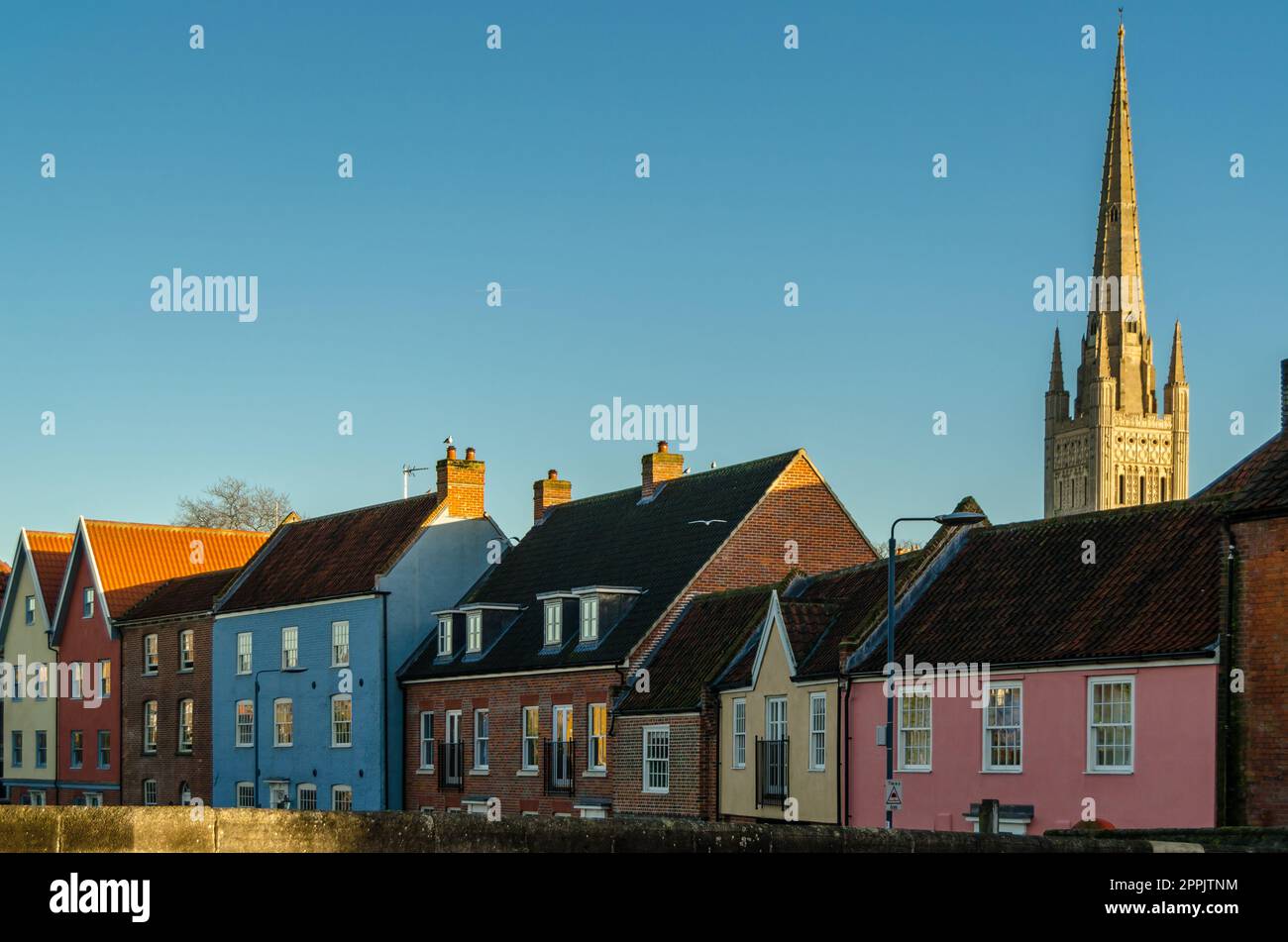English riverside town hi-res stock photography and images - Alamy