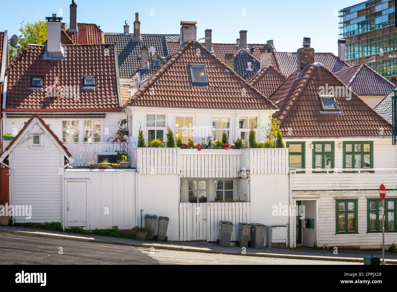 Traditional houses in bergen hi-res stock photography and images - Alamy