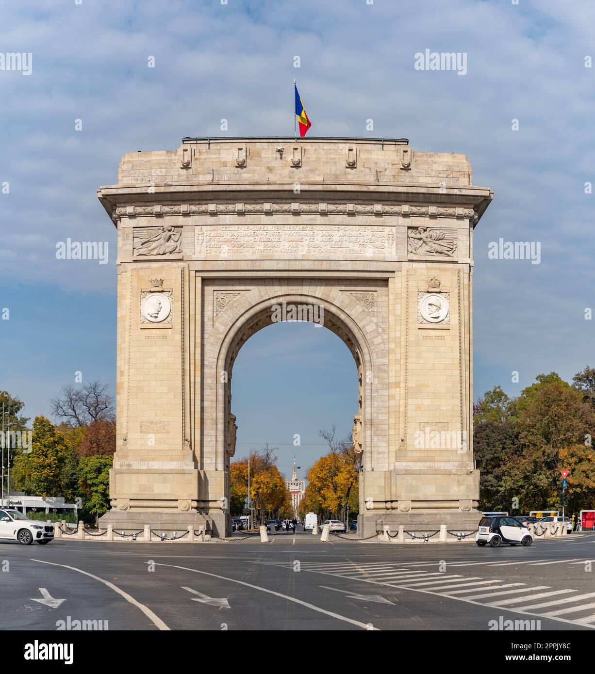 Arch of triumph bucharest hi-res stock photography and images - Alamy