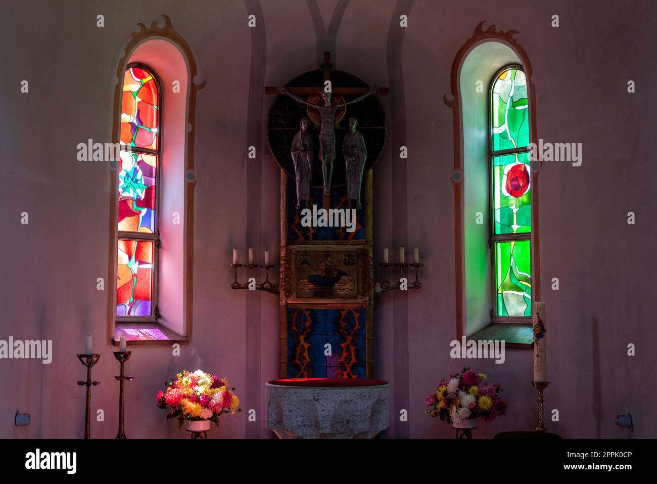 Modern church altar hi-res stock photography and images - Alamy