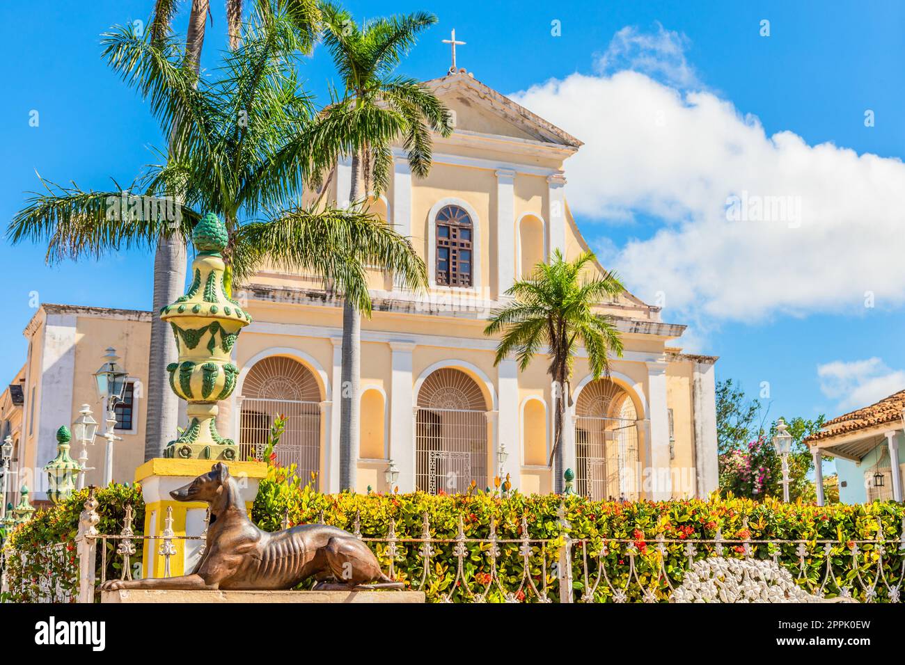 Trinidad central square with palms and Church of the Holy Trinity ...