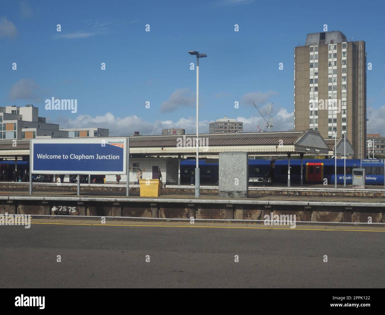 Clapham station hi-res stock photography and images - Alamy