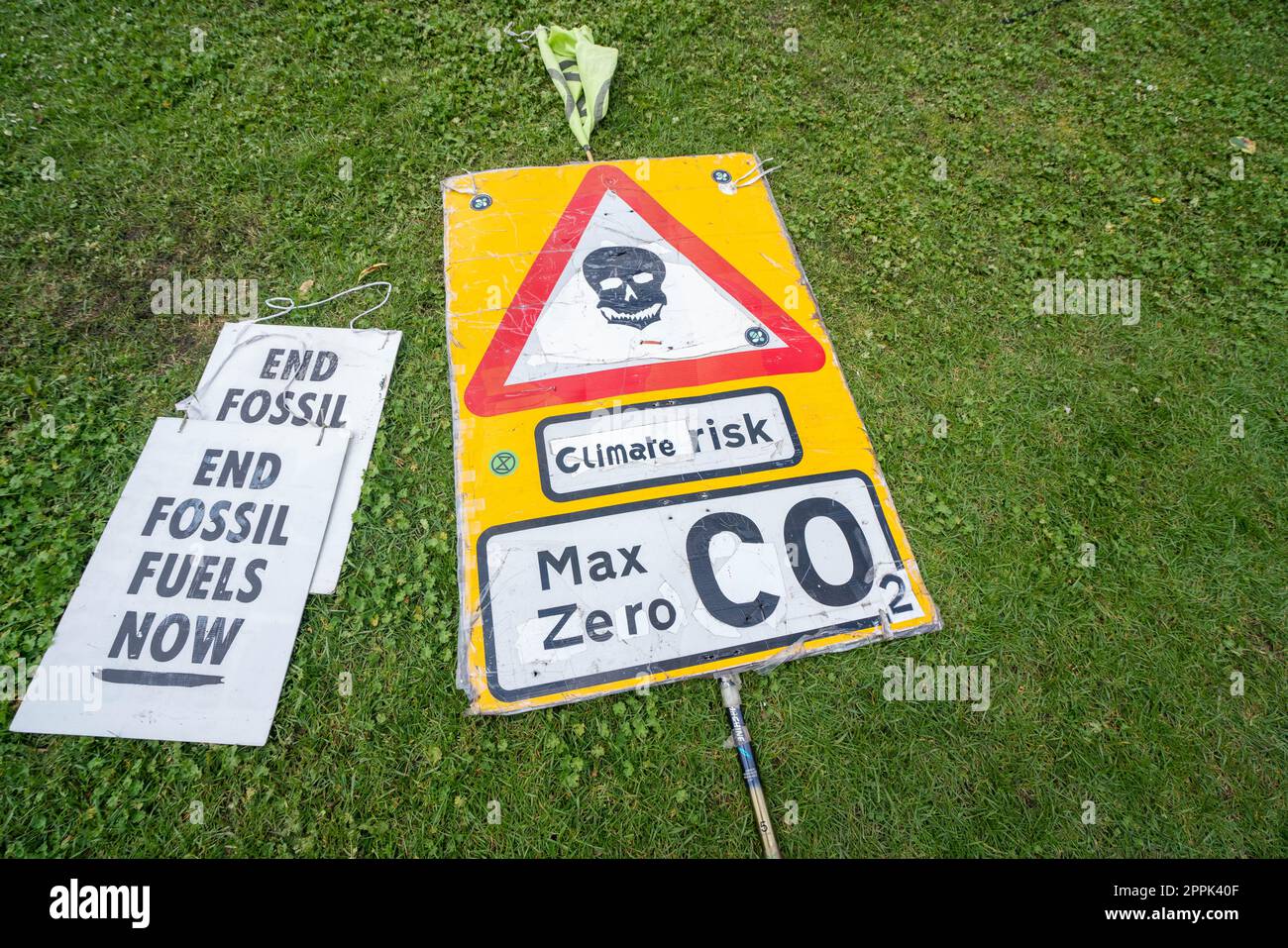 End fossils fuels hi-res stock photography and images - Alamy