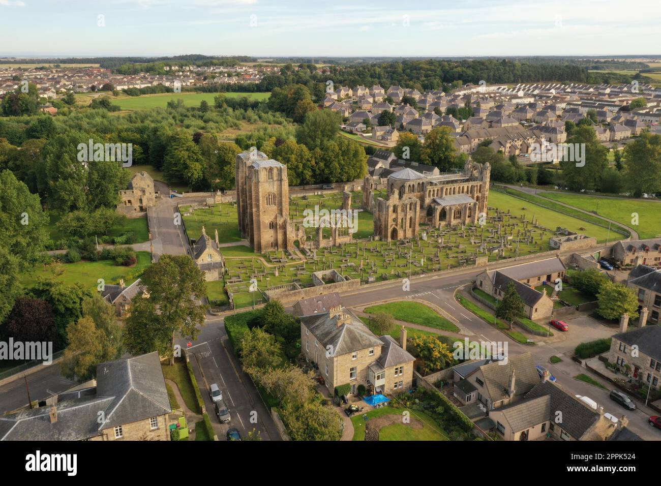 Medieval scottish monastery hi-res stock photography and images - Alamy