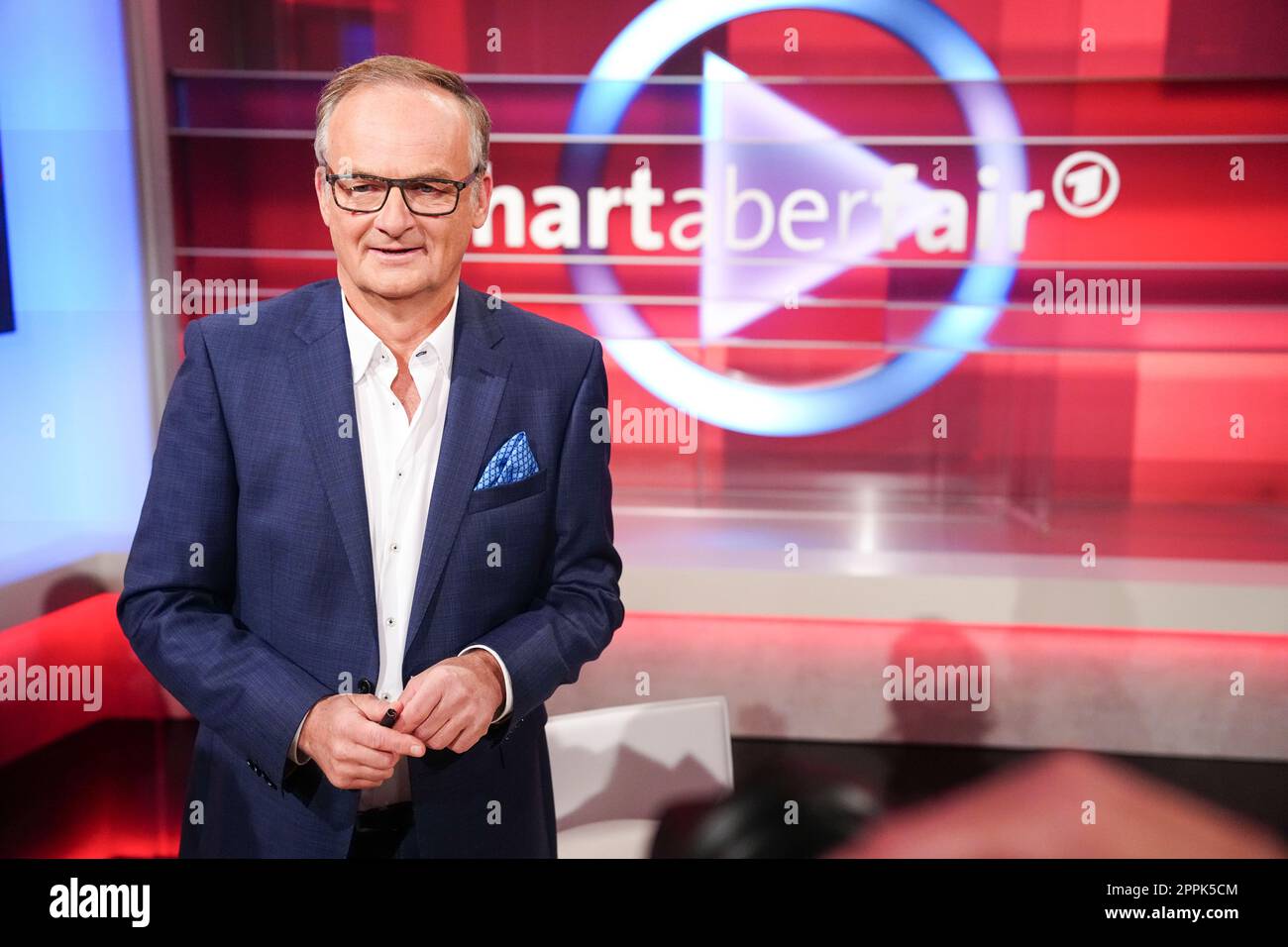 Talkshow moderator hi-res stock photography and images - Alamy
