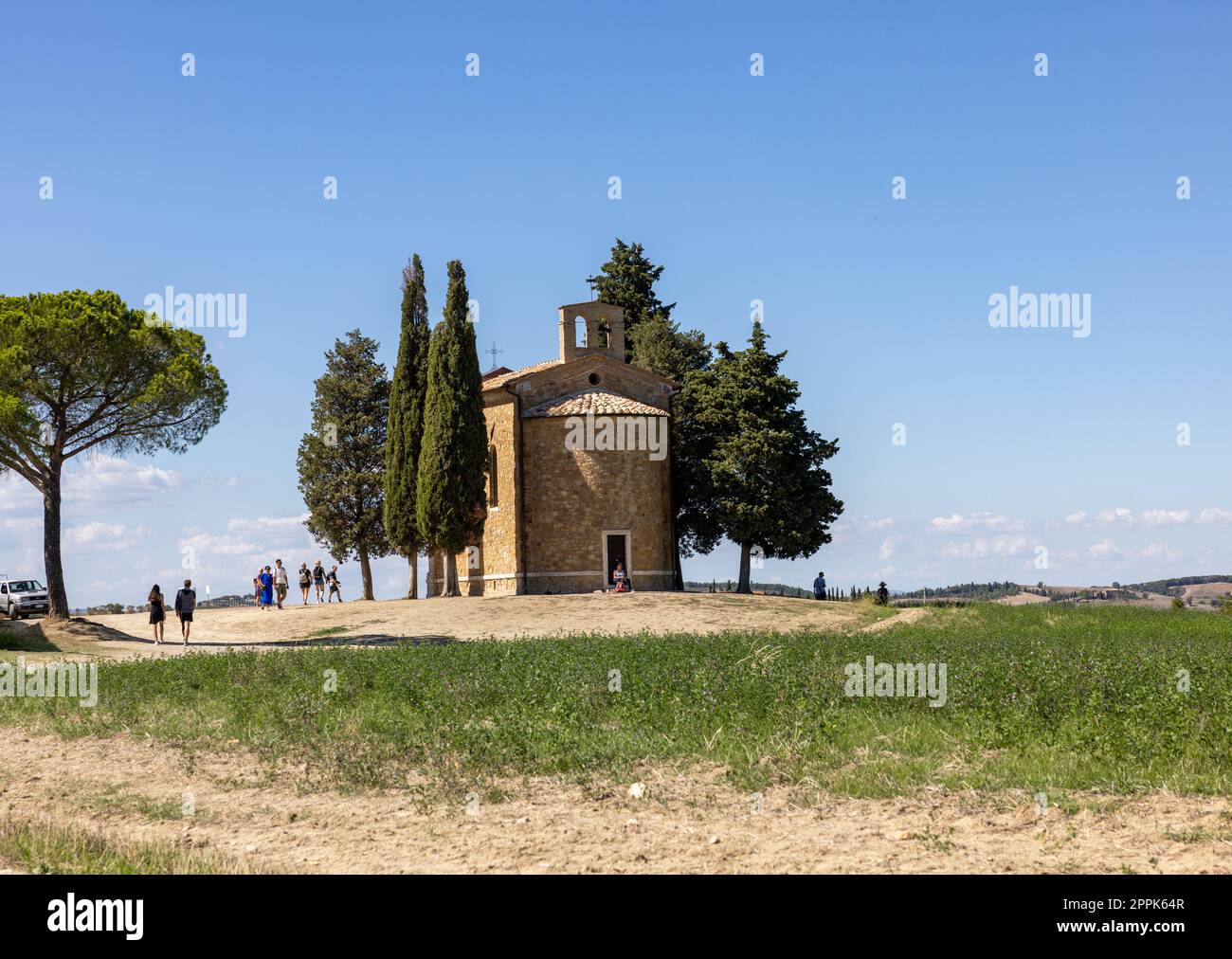 Capella Di Vitaleta in countryside between San Quirico and Pienza ...