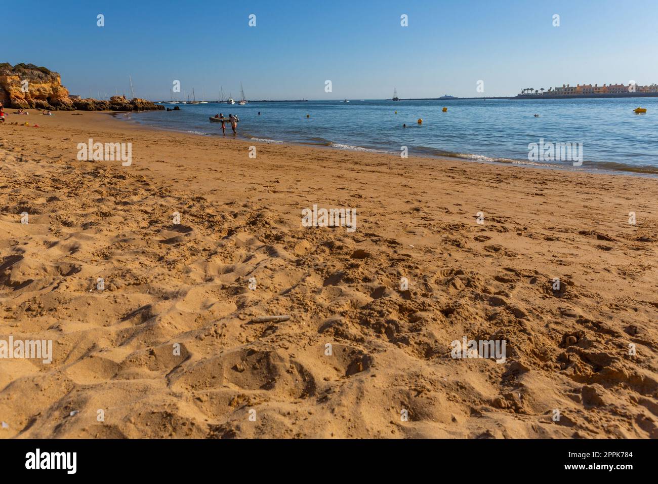 Ferragudo praia grande hi-res stock photography and images - Alamy