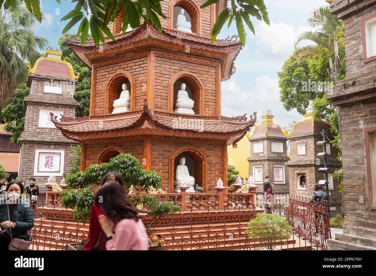 Tran Quoc Pagoda buddhist temple in Hanoi, Vietnam Stock Photo - Alamy