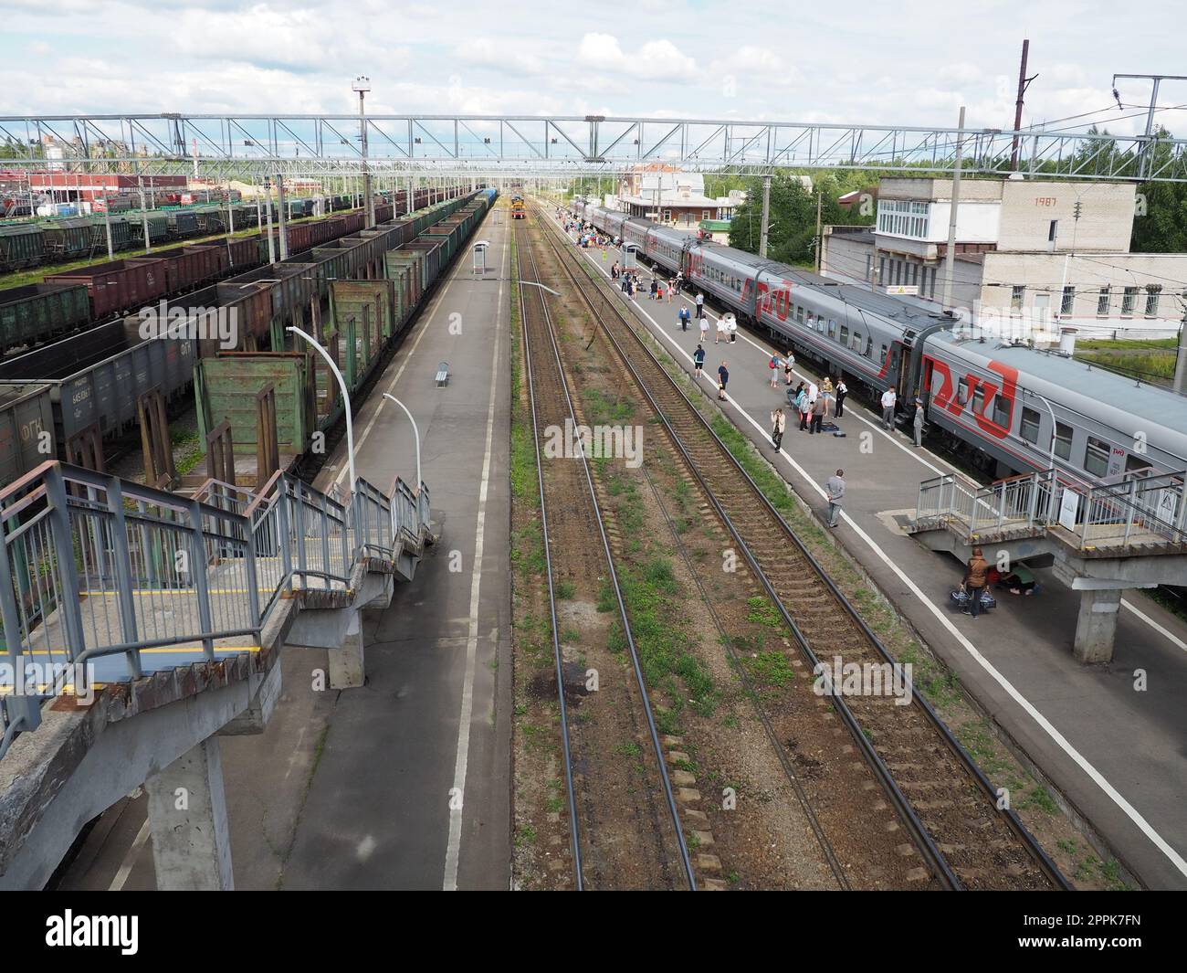 Electric traction docking station hi-res stock photography and images ...