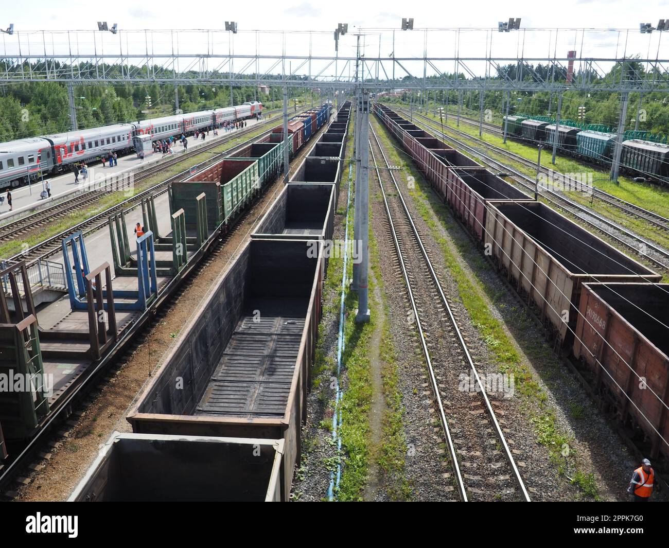 Loading a railroad freight car hi-res stock photography and images - Alamy