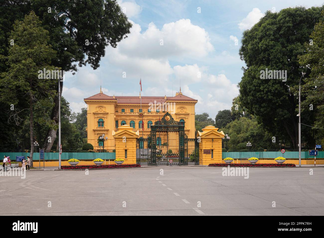 Hanoi vietnamese parliament building hi-res stock photography and ...